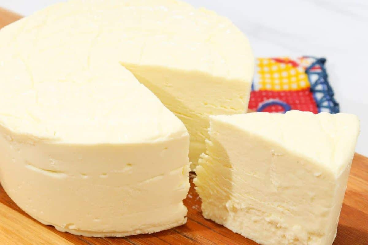 Veja como é fácil fazer esse queijo caseiro leva poucos ingredientes e ...