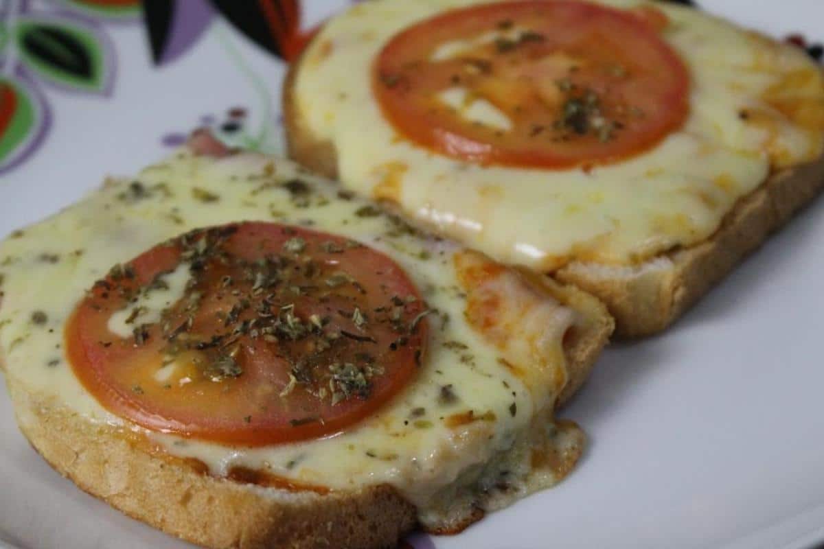 Pizza de pão de forma é fácil de fazer e dá para preparar várias de uma vez