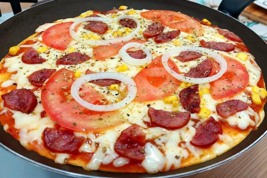 Pizza de tapioca feito na frigideira com menos de 30 minutos