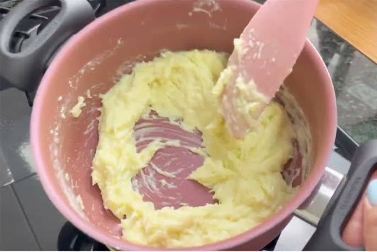 Beijinho sem leite condensado com 3 ingredientes super, fácil de fazer!