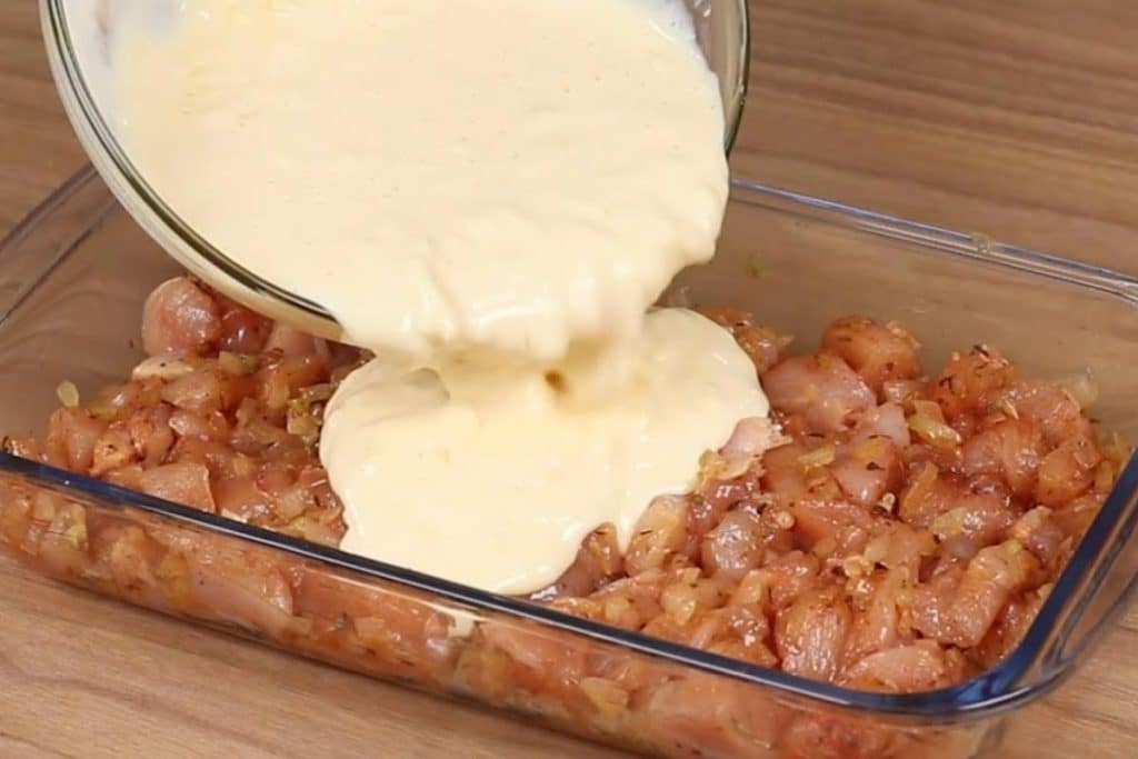 Receita de frango assado simples e deliciosa para o dia a dia que todos ...