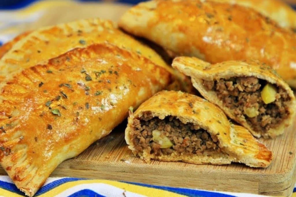 Como fazer pastel assado de forno, pronto em poucos minutos